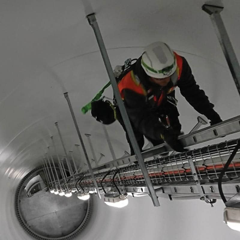 La science de l’escalade en toute sécurité d’une tour d’éolienne ...